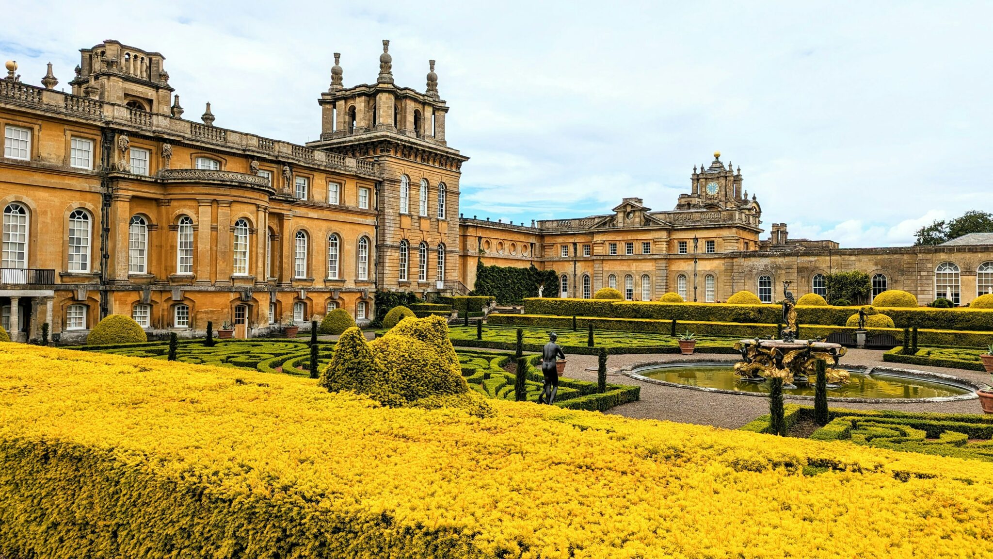Top 10 Most Beautiful Country Houses in the UK - Hayes Parsons