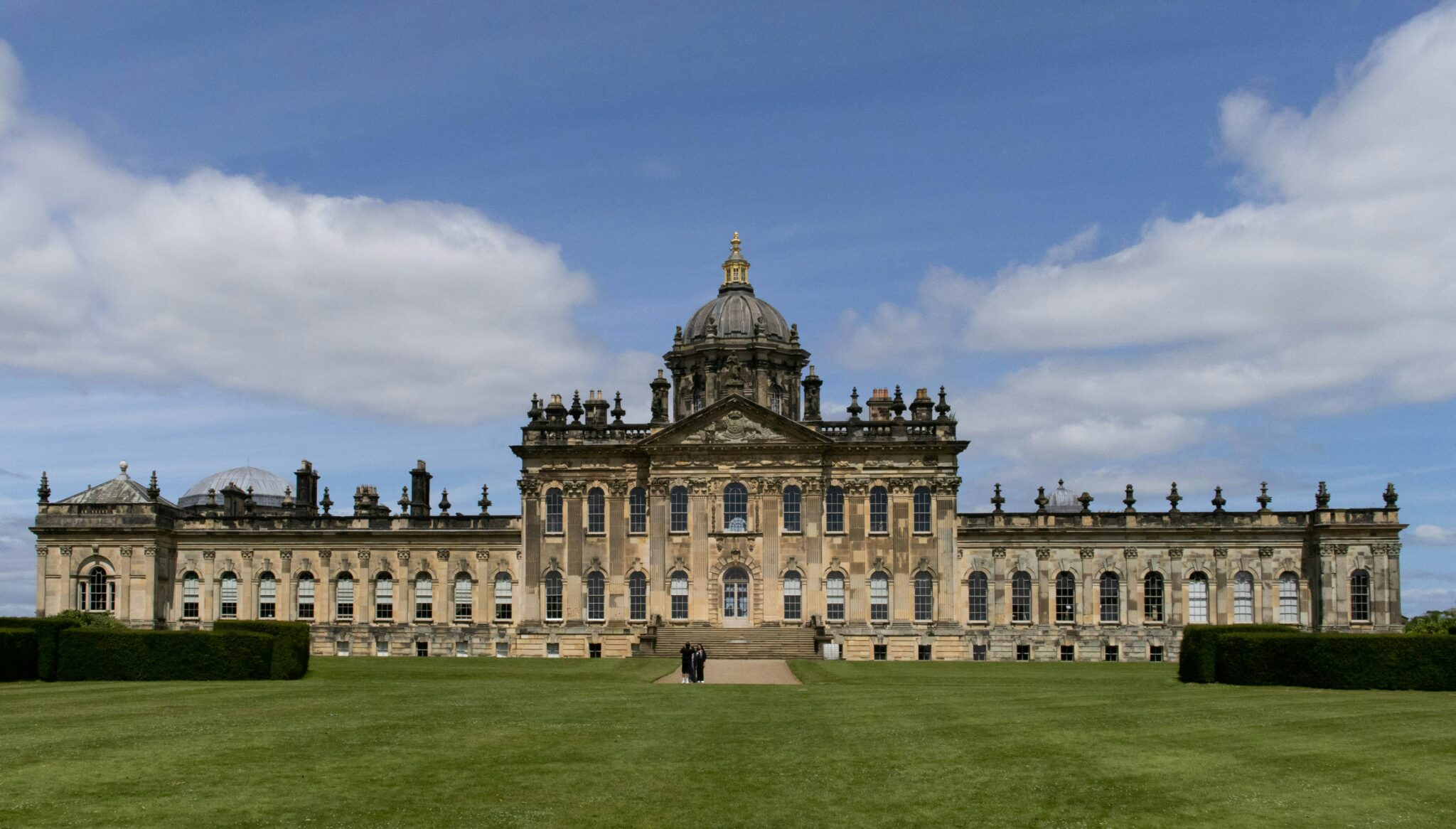 Top 10 Most Beautiful Country Houses in the UK - Hayes Parsons